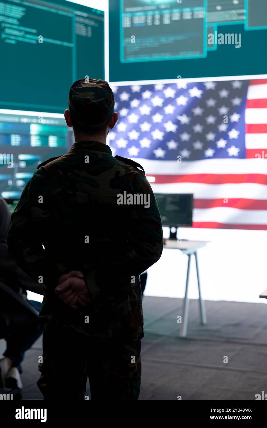 Military experts in data center hi-res stock photography and images - Alamy