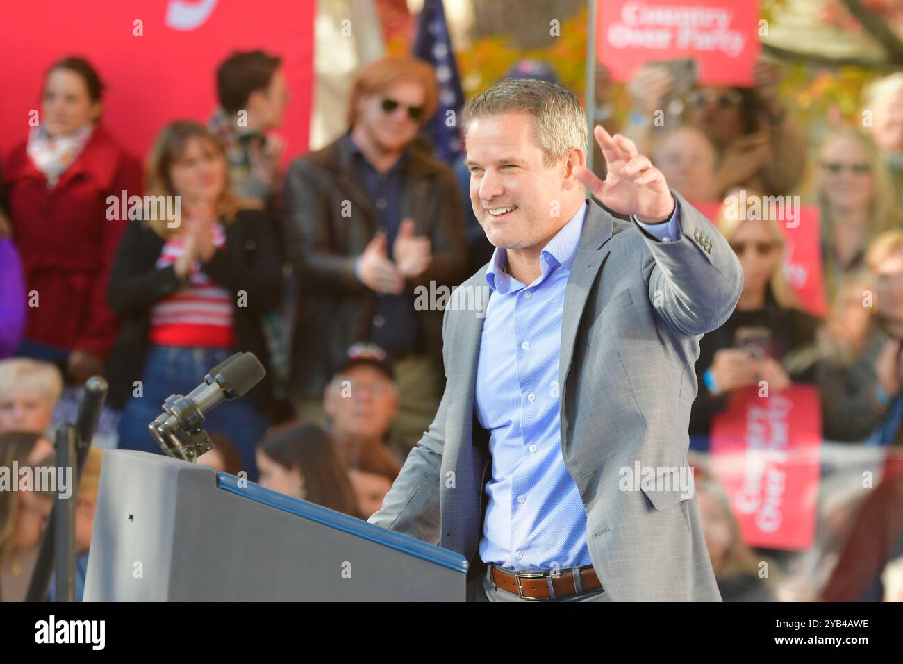 Washington Crossing, United States. 16th Oct, 2024. Former United ...