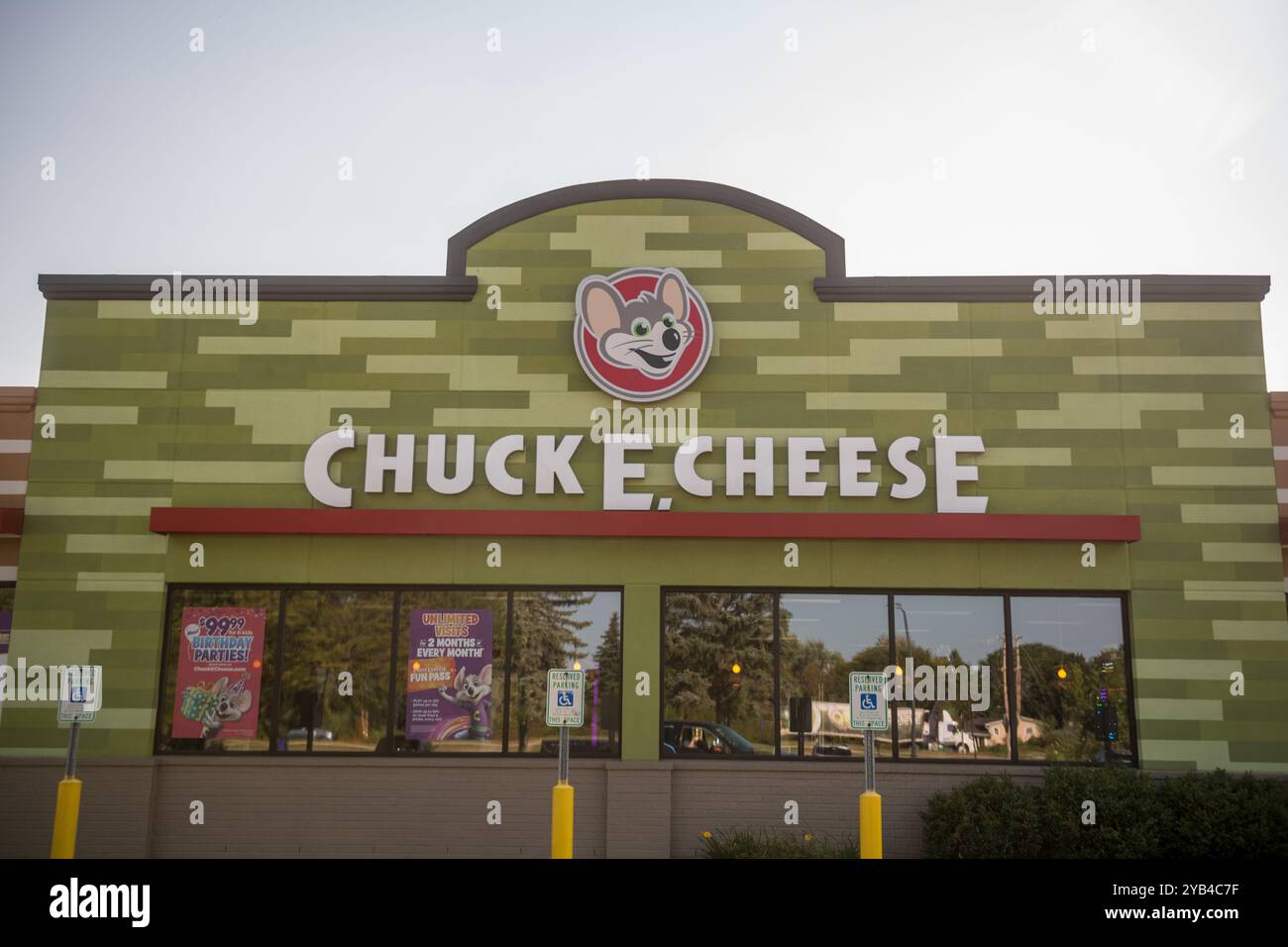 Green Bay, WI - 17 September 2024: The entrance to Chuck E cheese ...
