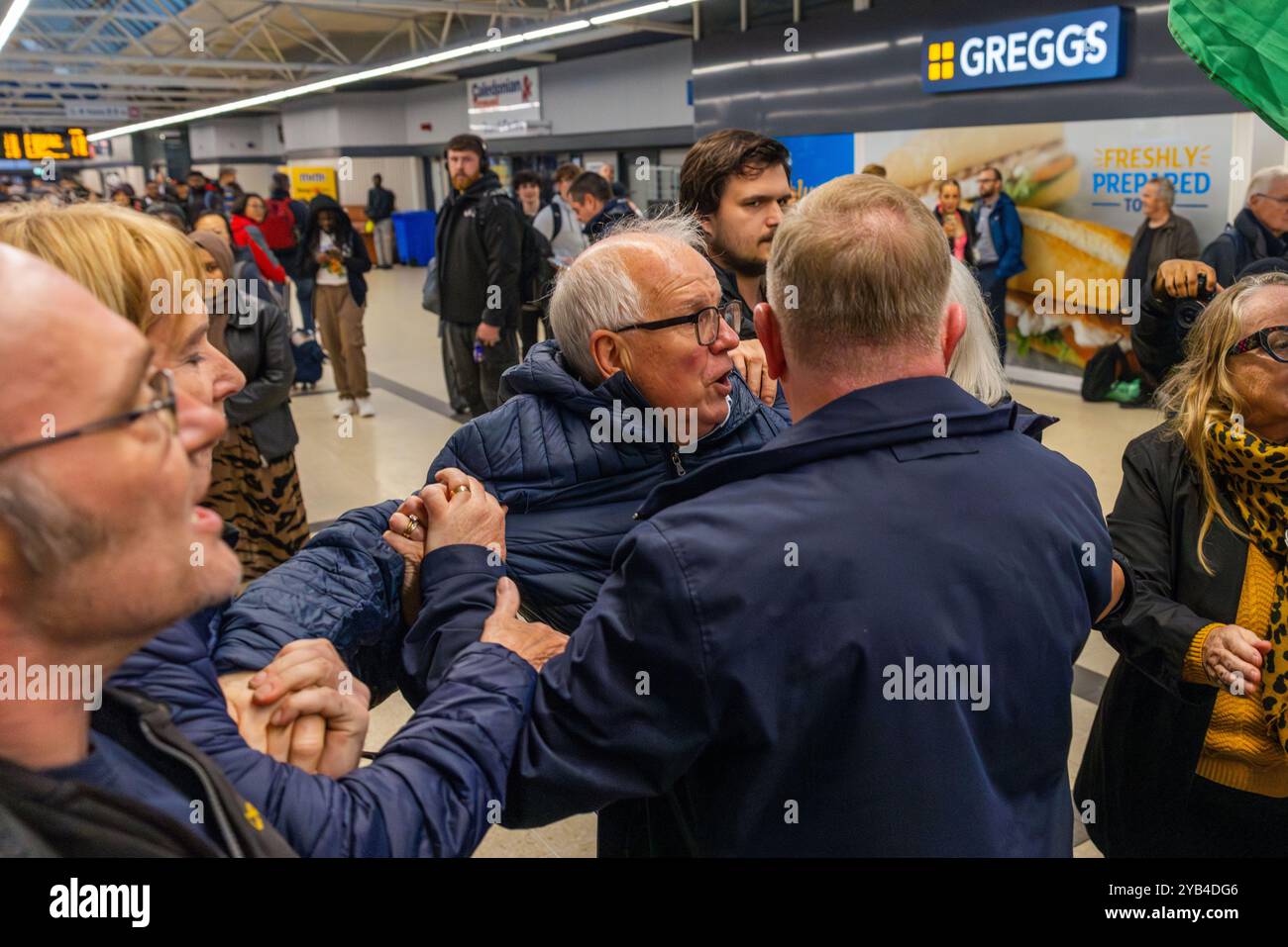 Bus assaults uk hi-res stock photography and images - Alamy
