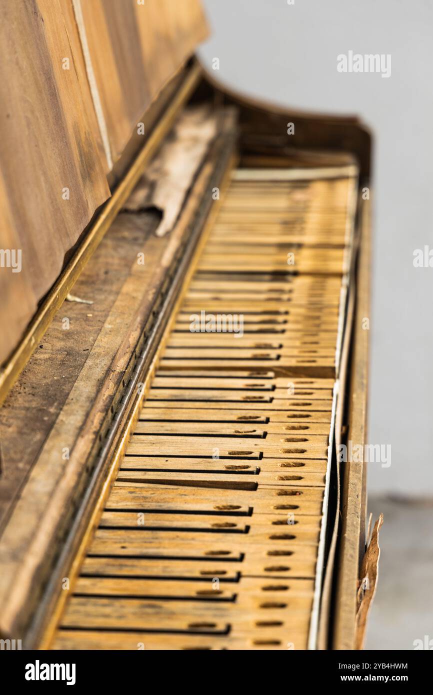 Piano sepia hi-res stock photography and images - Alamy