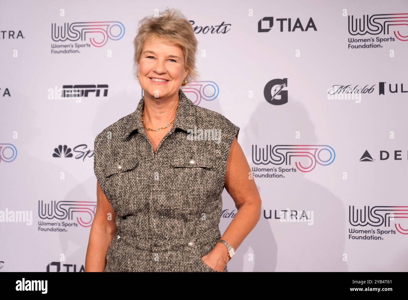 Lisa Bluder poses for photos on the red carpet at the Women's Sports ...
