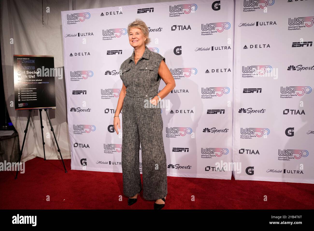 Lisa Bluder poses for photos on the red carpet at the Women's Sports ...