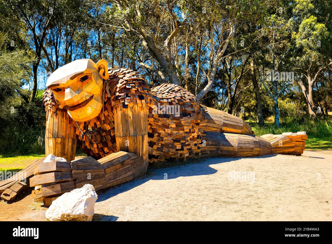 Yaburgurt Cirkelstone, Wooden giant sculpture by Danish artist, Thomas ...