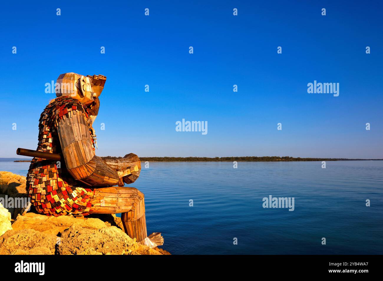 Sebas Song, Wooden giant sculpture by Danish artist, Thomas Dambo ...