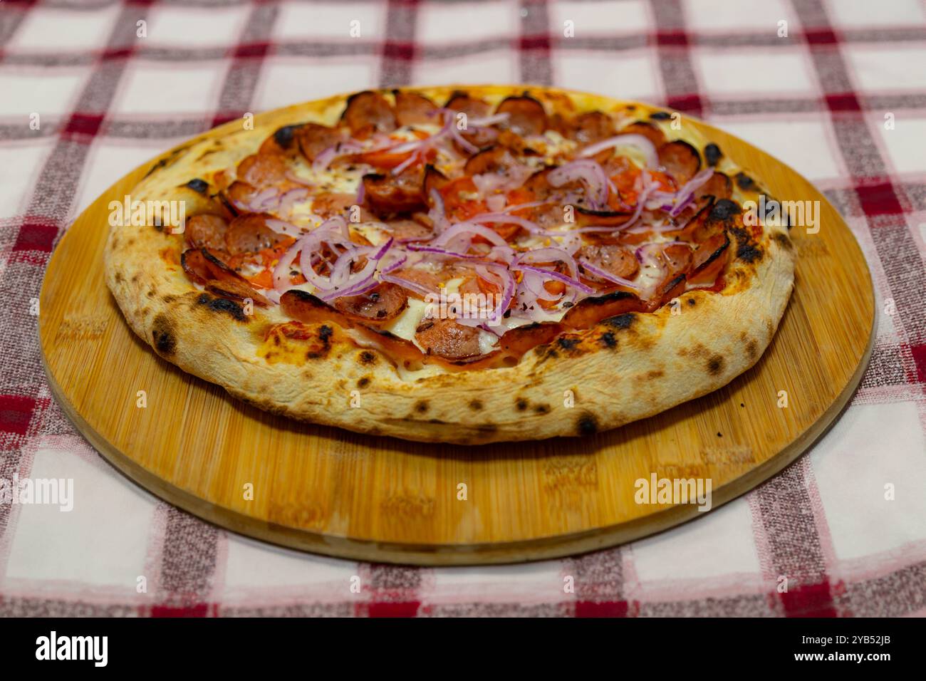 Pizzeria oven atmosphere hi-res stock photography and images - Alamy