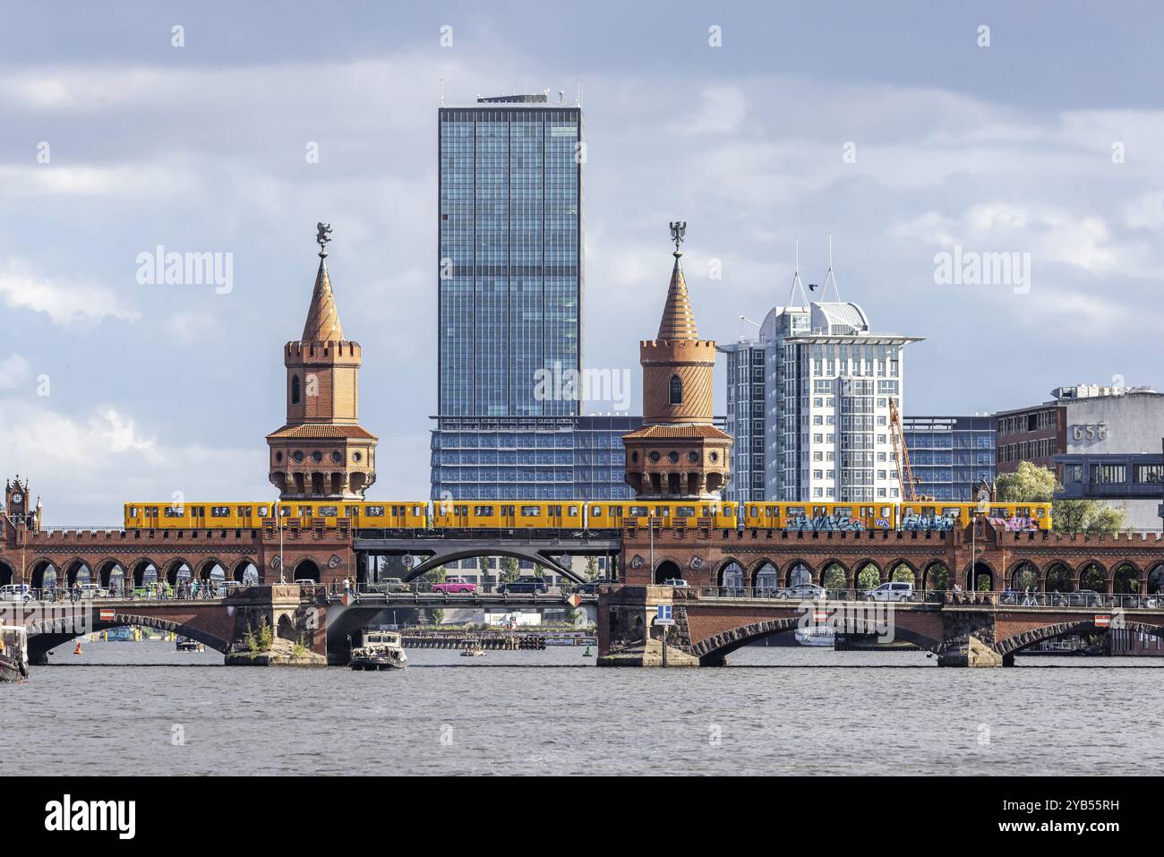 Oberbaum Bridge with underground, connection between the districts of ...