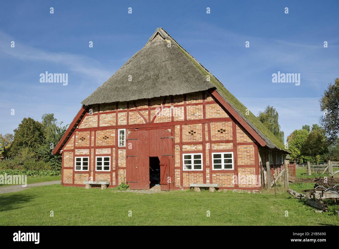 Historic Selmsdorf farmhouse, Klockenhagen open-air museum, historic ...