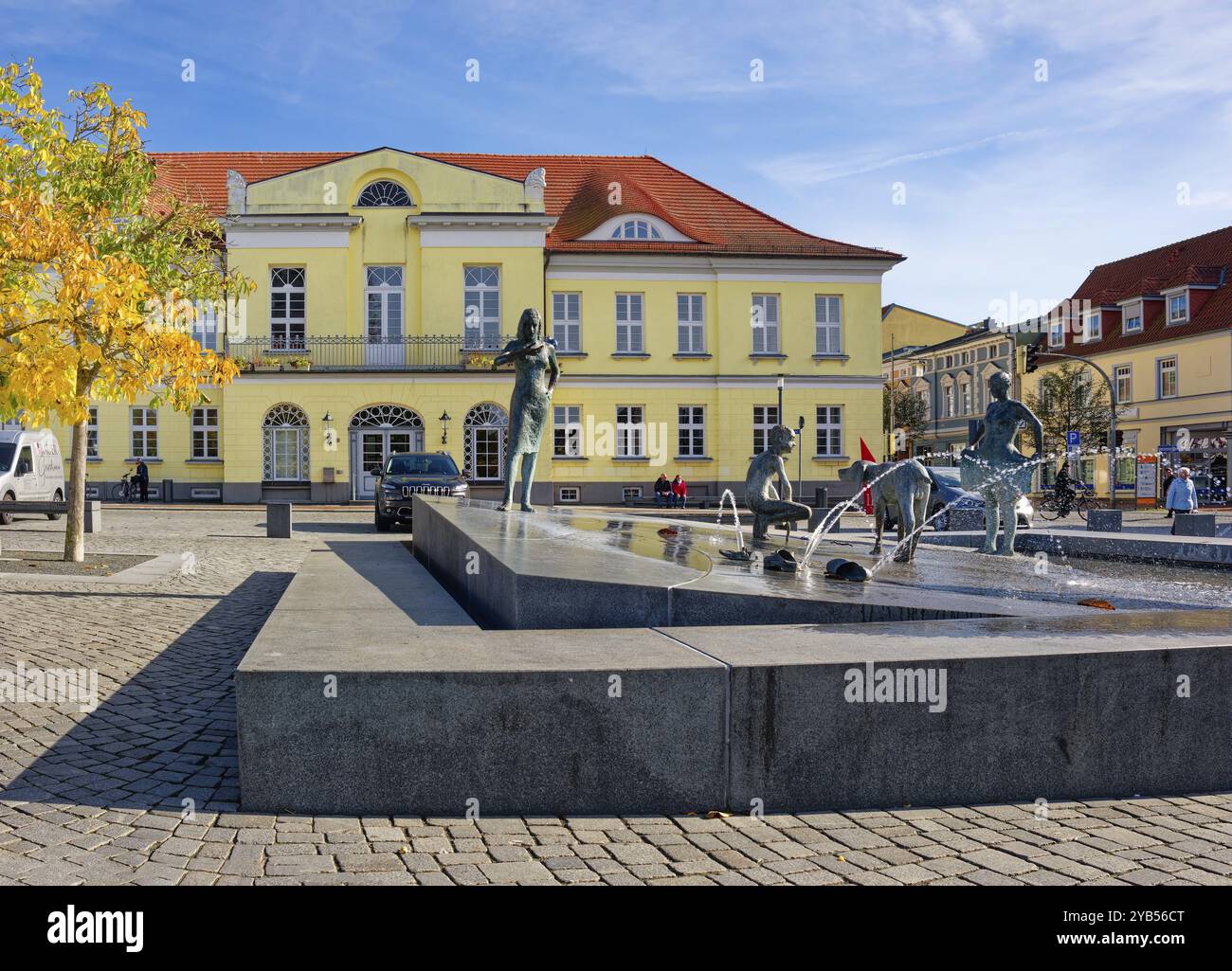 Fountain amber fisherman with family, bronze figures by Thomas Jastram ...