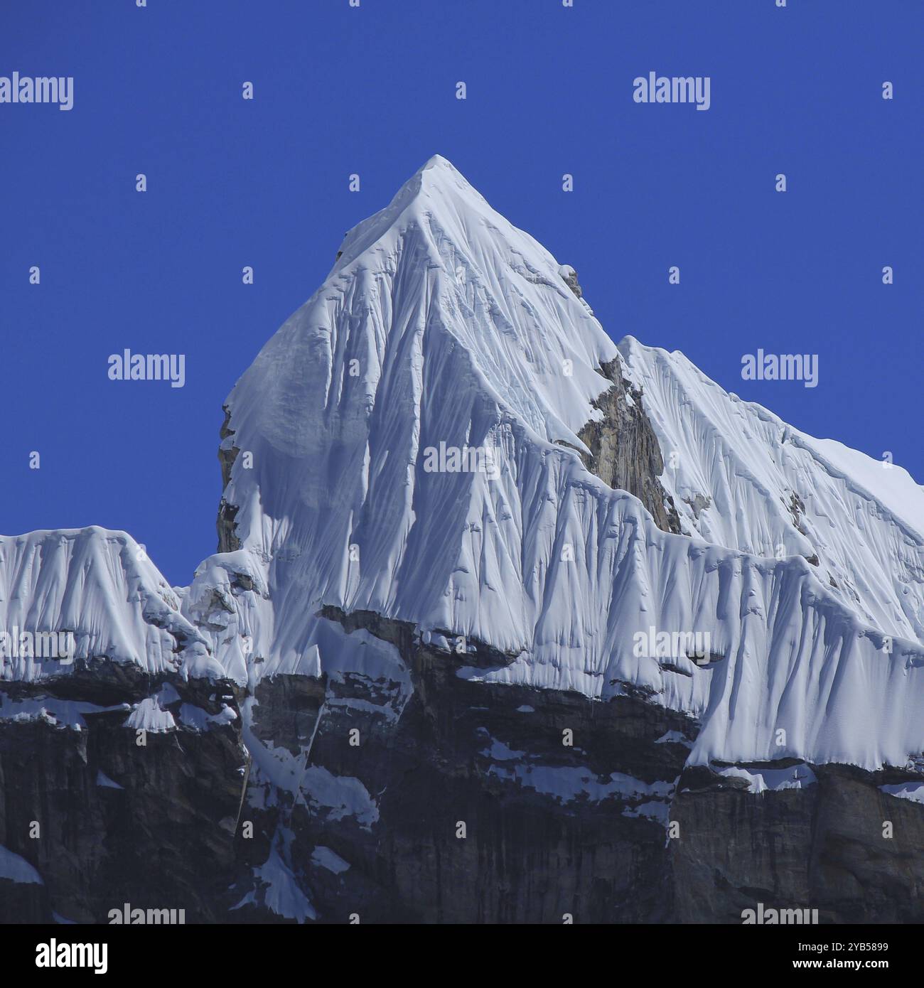 Beautiful shaped Mount Lobuche seen from Cho la pass, Nepal, Asia Stock ...