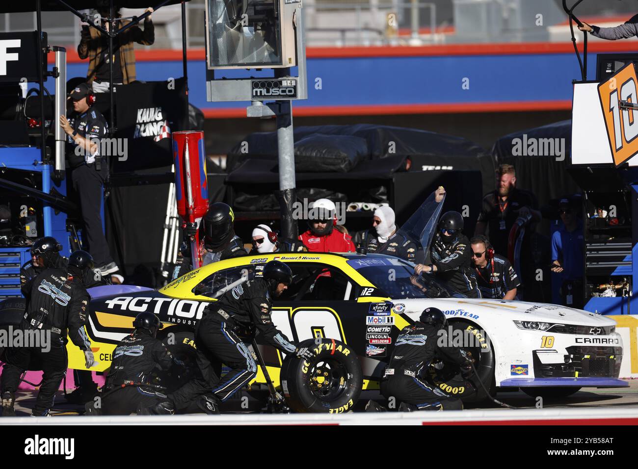 NASCAR Cup Xfinity Driver Daniel Hemric (10) makes a pit stop for the ...
