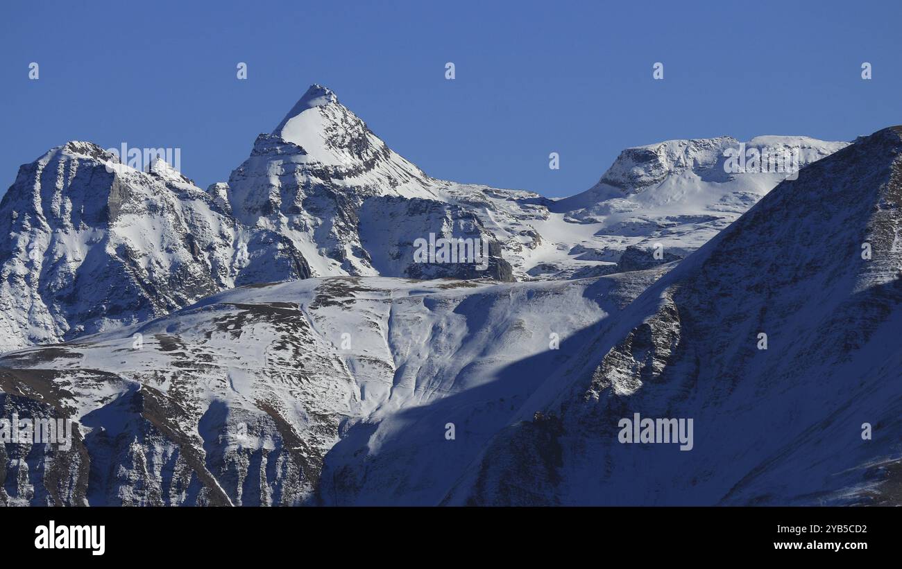 Cantons of valais hi-res stock photography and images - Alamy