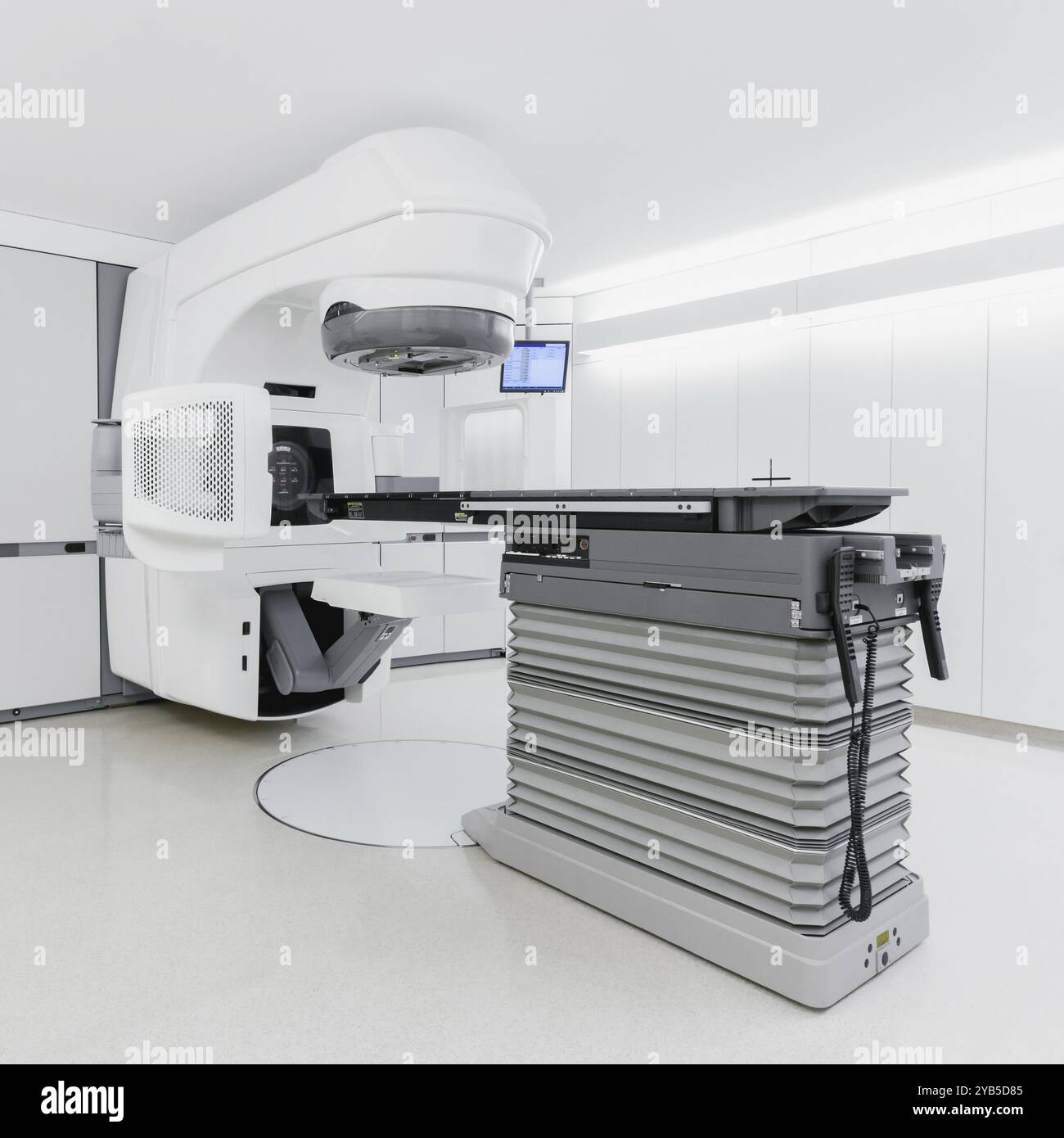 Medical linear accelerator in therapeutic oncology Stock Photo - Alamy