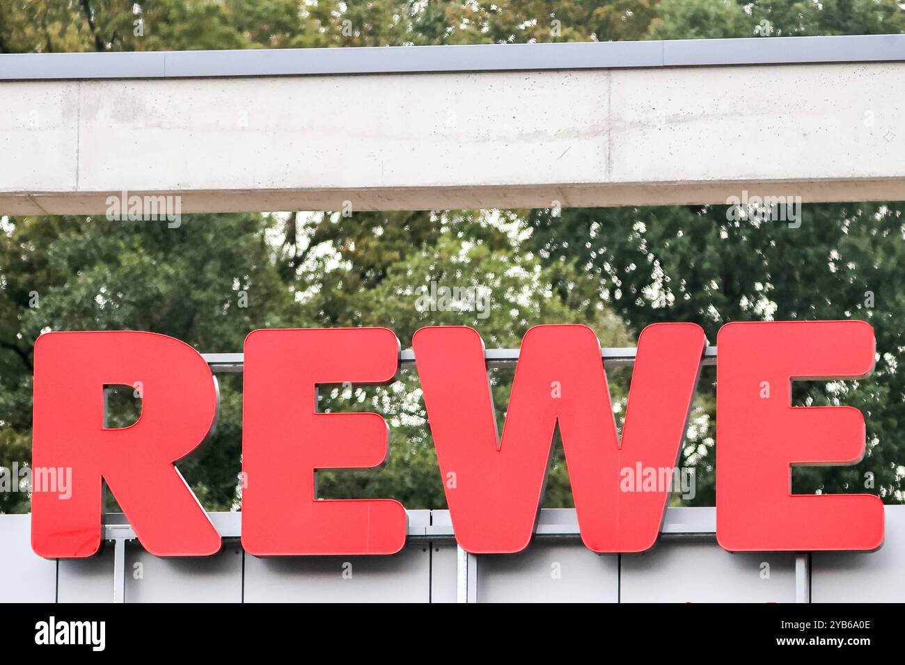 REWE, Symbolbild REWE, Supermarkt, Einzelhandel, Lebensmittelhandel ...