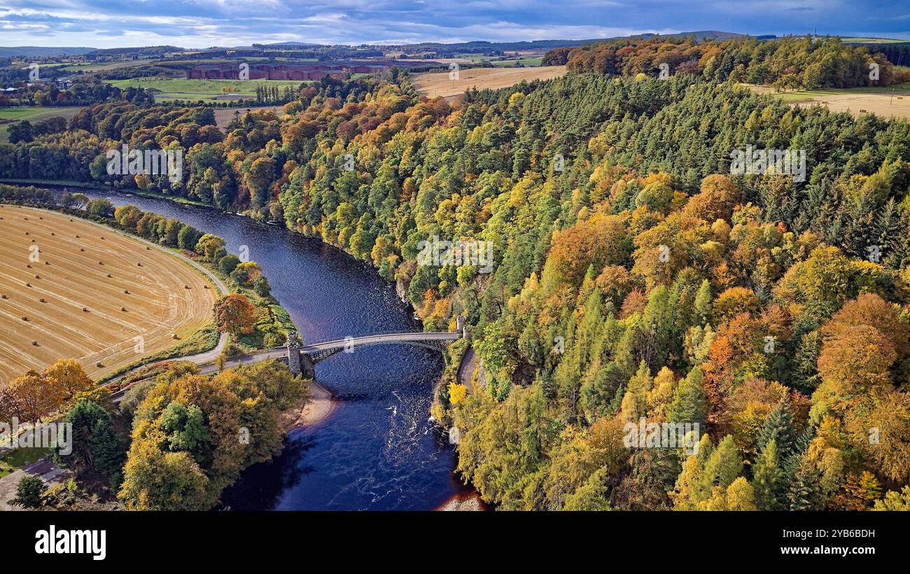Craigellachie Bridge Aberlour Moray Scotland the Thomas Telford bridge ...