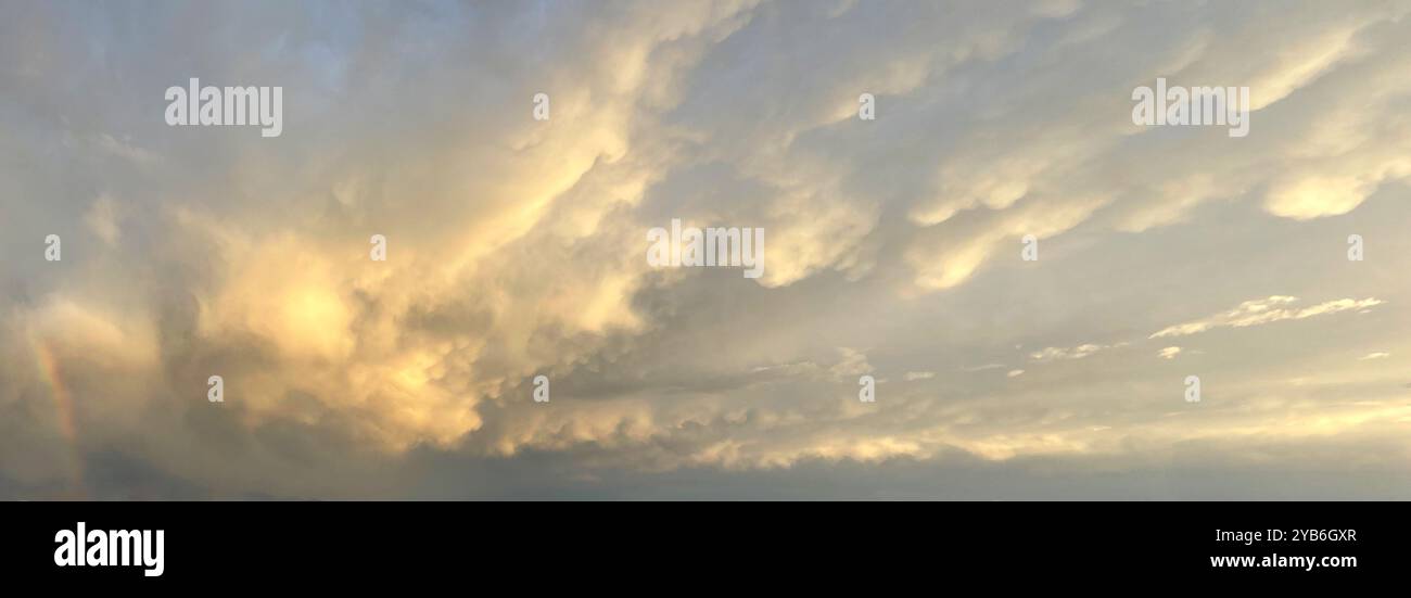 Dramatic cloudy storm sky. Cold windy weather atmosphere cloudscape ...