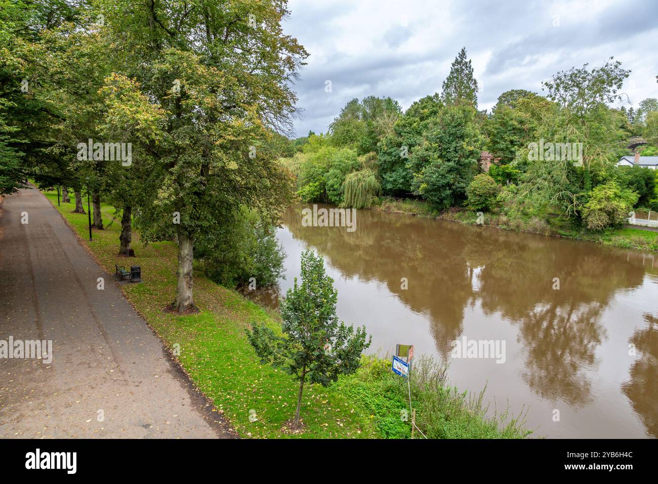 River Severn riverside pathway in Shrewsbury, UK Stock Photo - Alamy