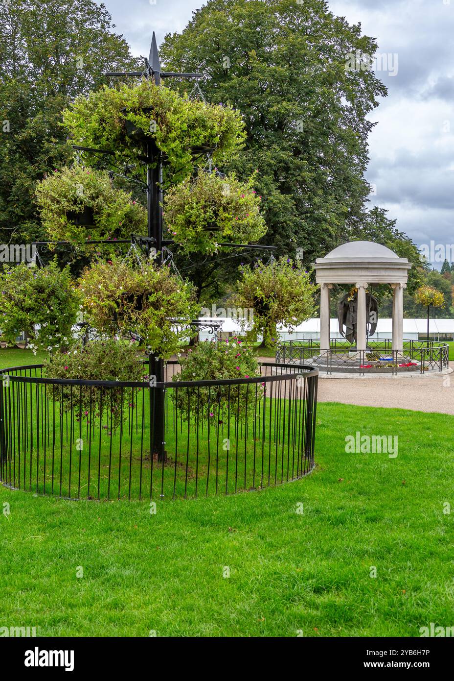 War memorials and remembrance monument in Shrewsbury, UK Stock Photo ...
