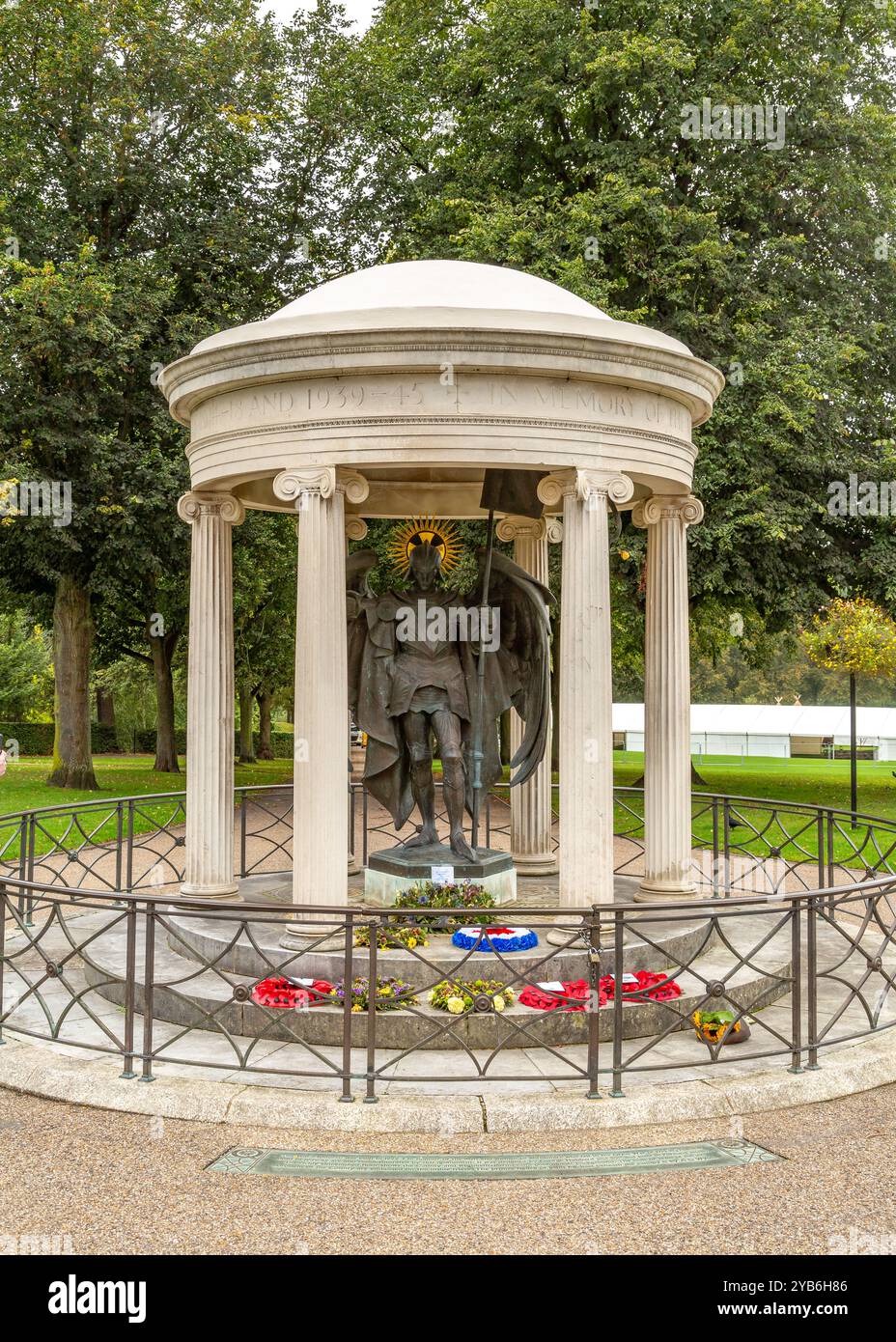 War memorials and remembrance monument in Shrewsbury, UK Stock Photo ...
