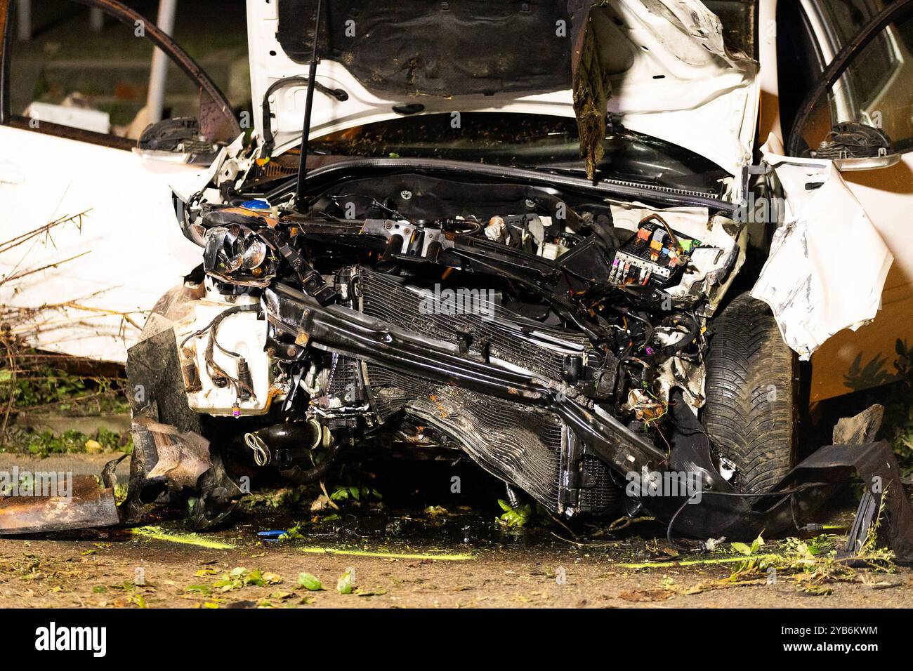 Schwerer Unfall in Willich: Verdacht auf illegales Autorennen *** Serious accident in Willich ...