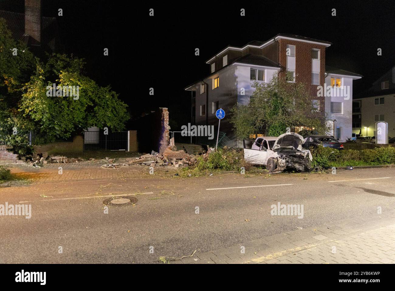 Schwerer Unfall in Willich: Verdacht auf illegales Autorennen *** Serious accident in Willich ...