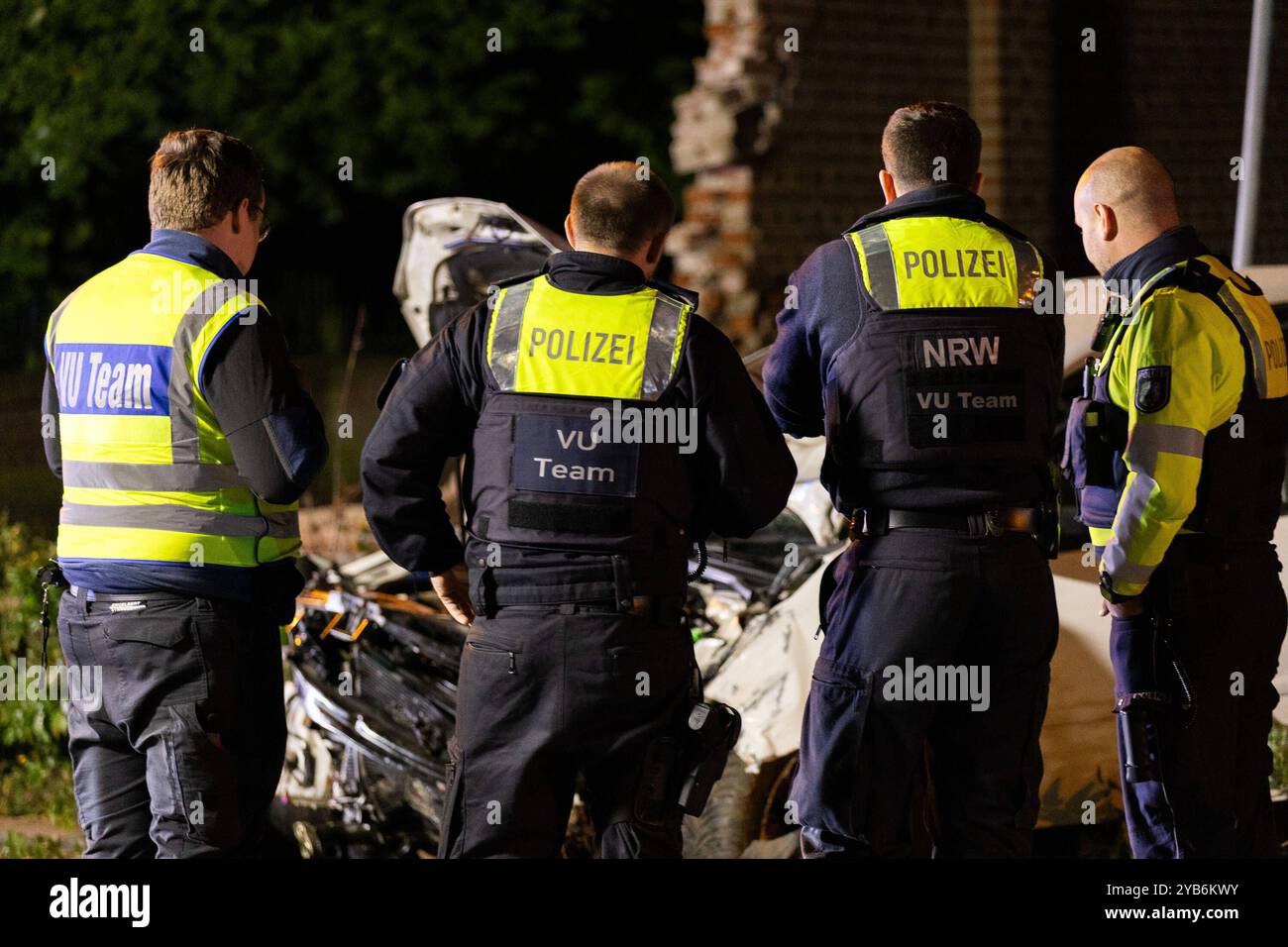Schwerer Unfall in Willich: Verdacht auf illegales Autorennen *** Serious accident in Willich ...