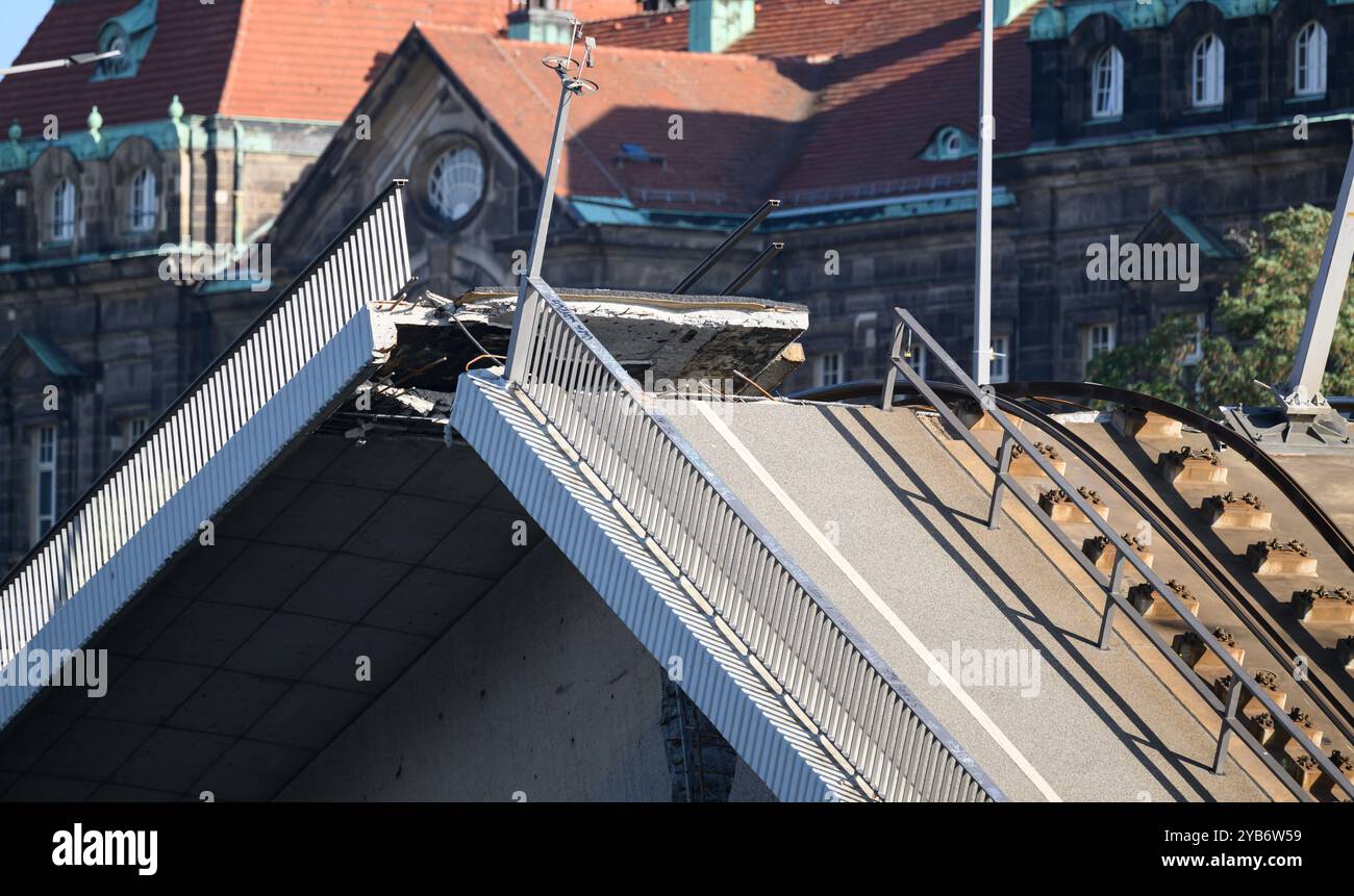 17 October 2024, Saxony, Dresden: View of the partially collapsed ...
