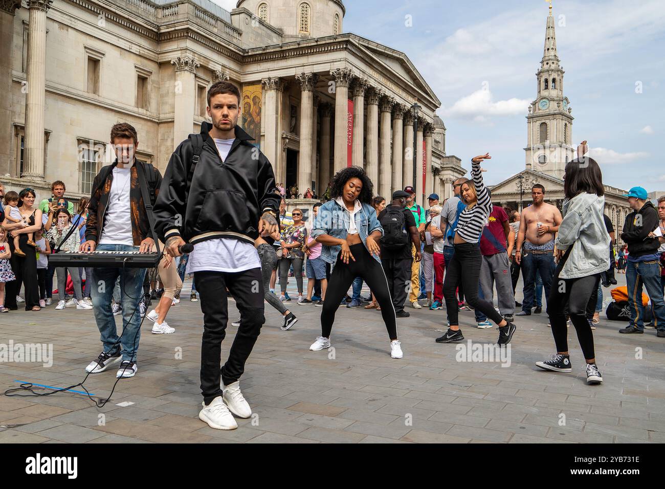 One Directions Liam Payne Films a music Video in London's Trafalgar ...