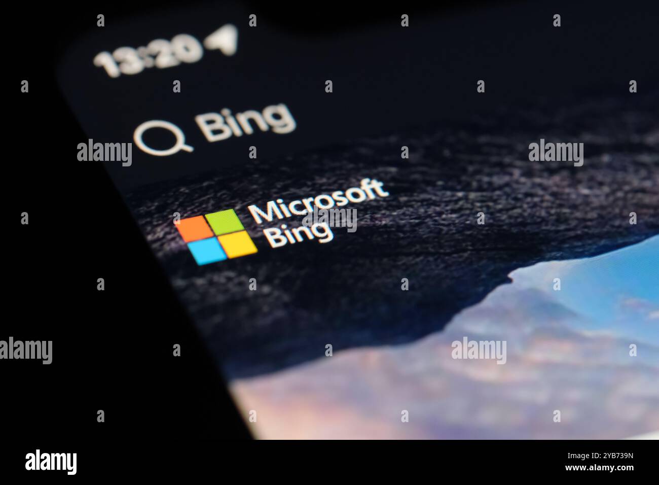Microsoft bing logo hi-res stock photography and images - Alamy