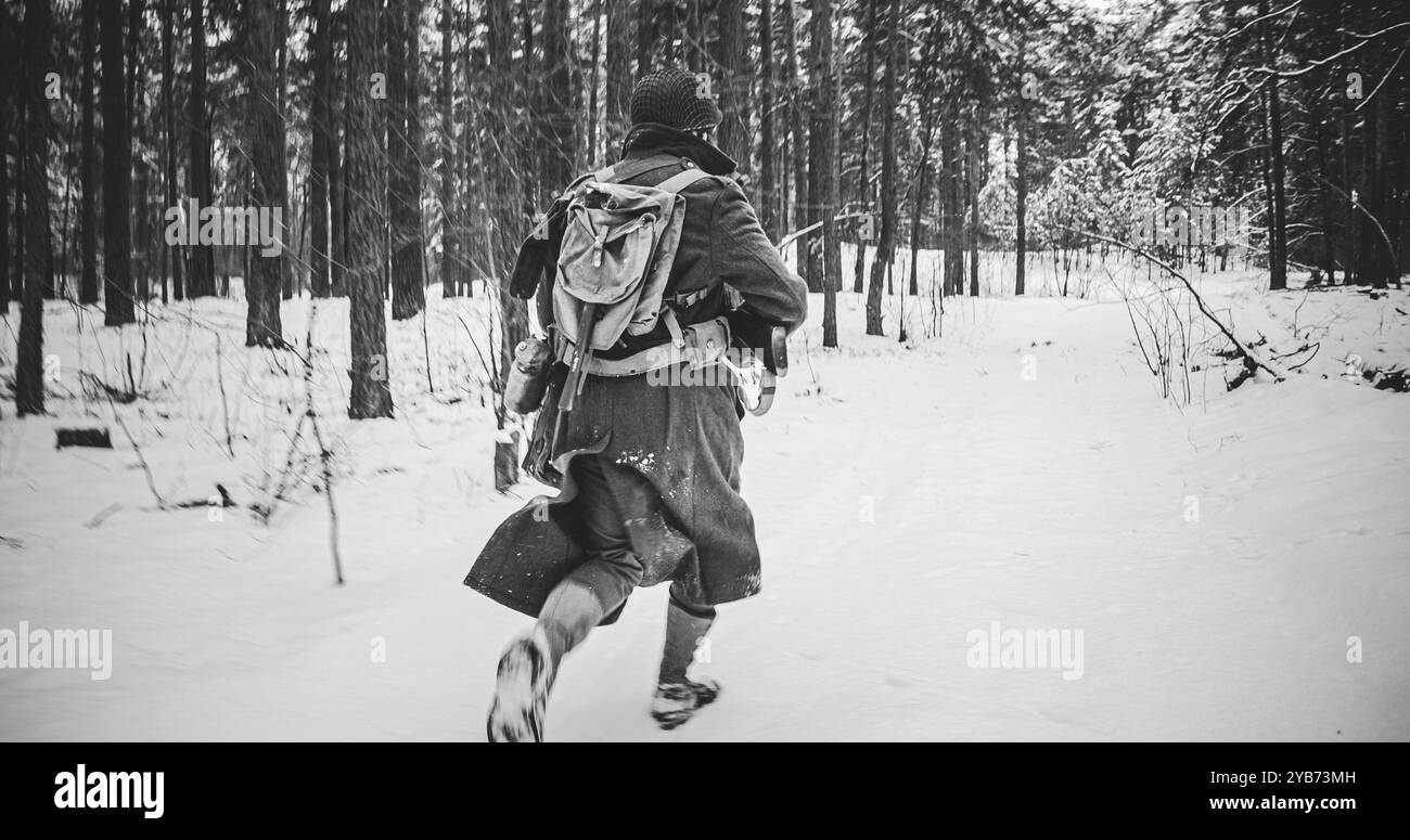 Re-enactor Dressed As American Infantry Soldier run On Attack. Usa ...