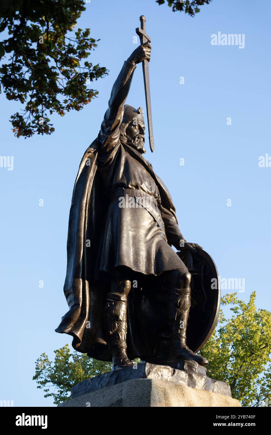 Alfred Statue Winchester