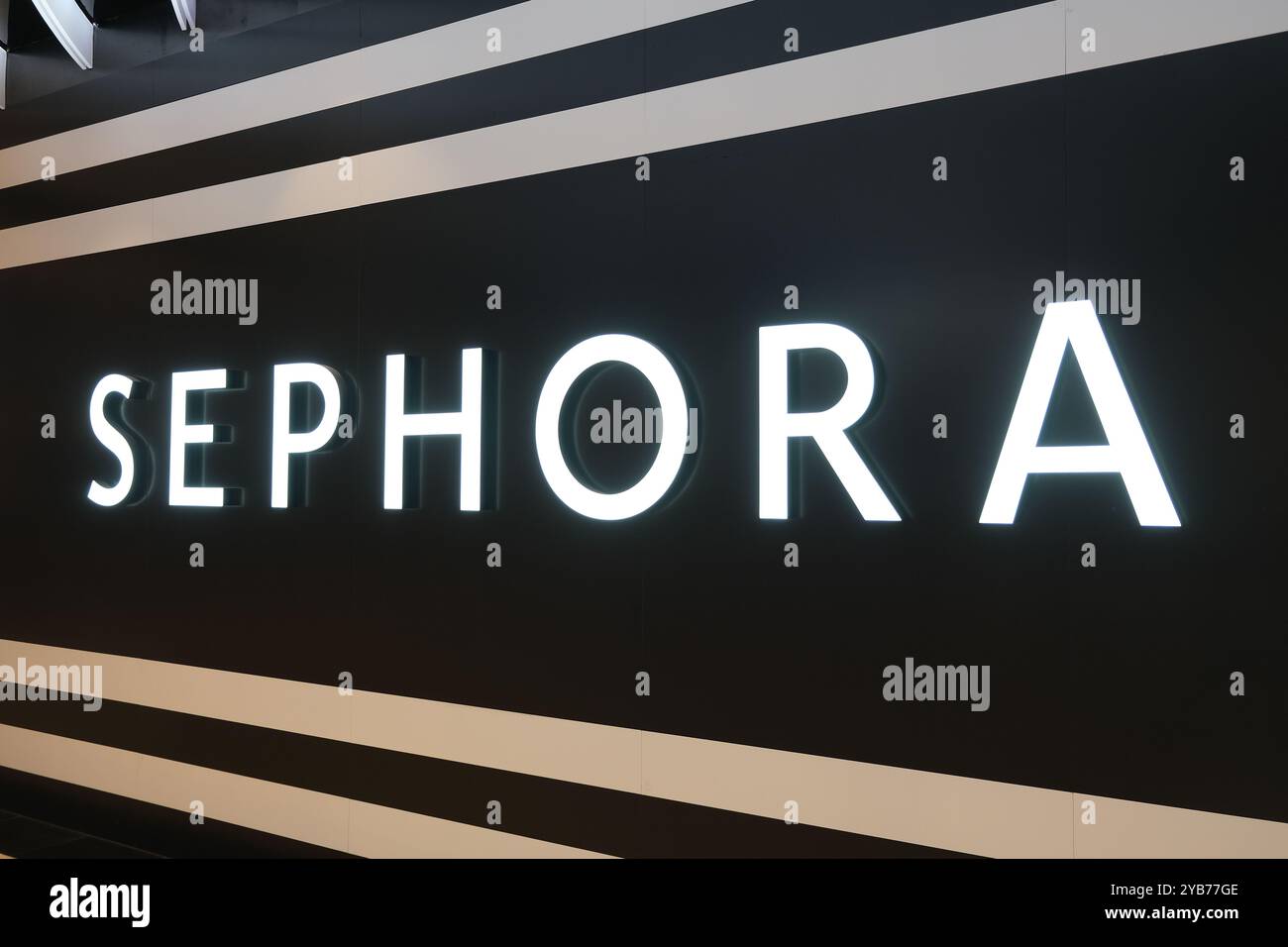 Shanghai,China-April 15th 2023: close up Sephora store brand logo Stock ...