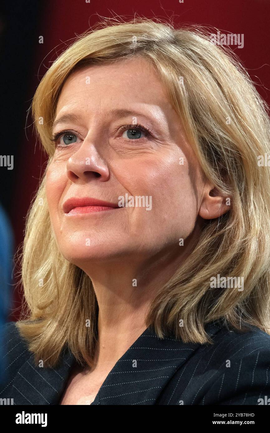 17.10.2024, Frankfurt am Main, DEU, Caroline Peters, Schauspielerin, im ...