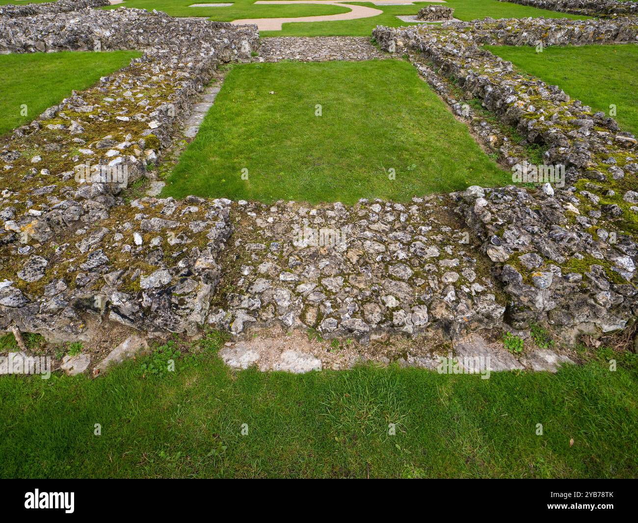 Old sarum cathedral foundations hi-res stock photography and images - Alamy
