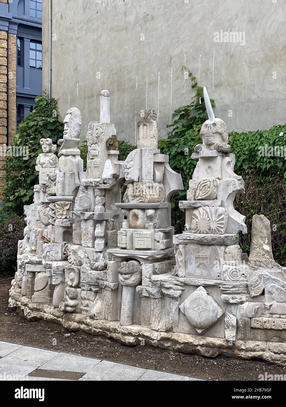 The cornerstone sculpture, Tanner street park, Bermondsey street ...