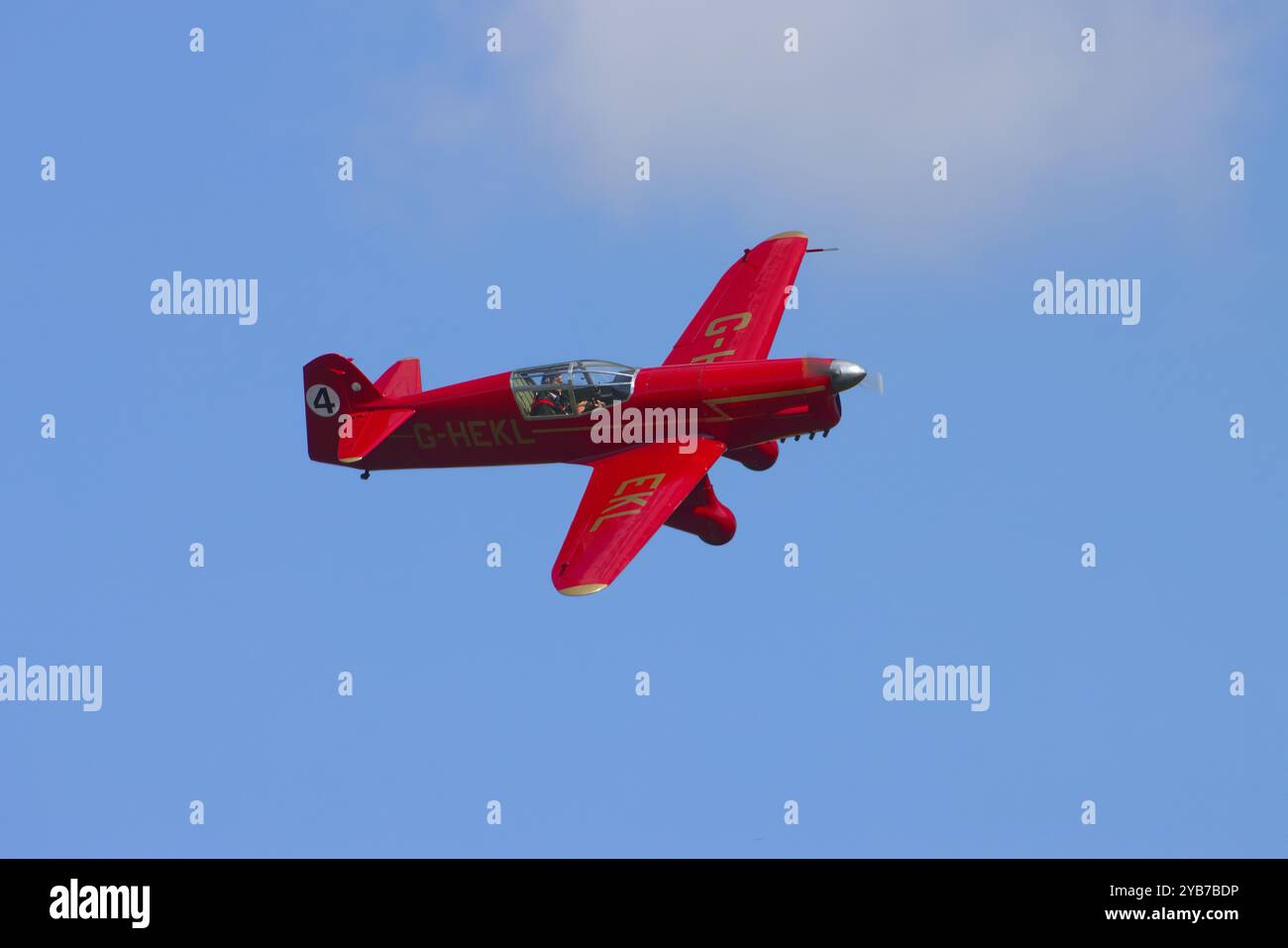 Percival P.6, Mew Gull aeroplane in flight Stock Photo - Alamy