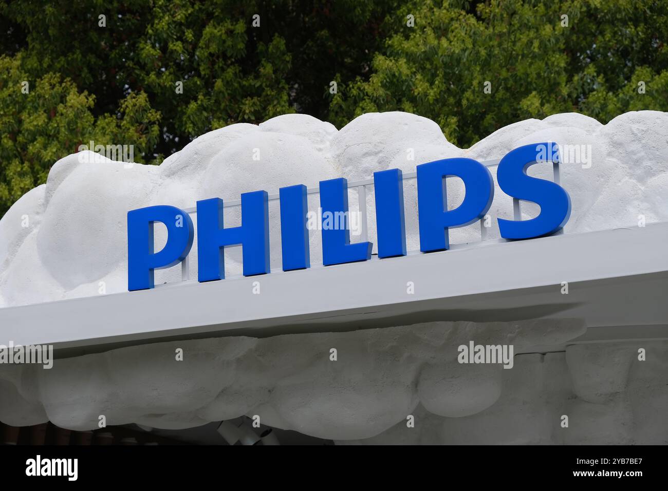 Shanghai,China-April 1st 2023: PHILIPS store company brand logo sign ...