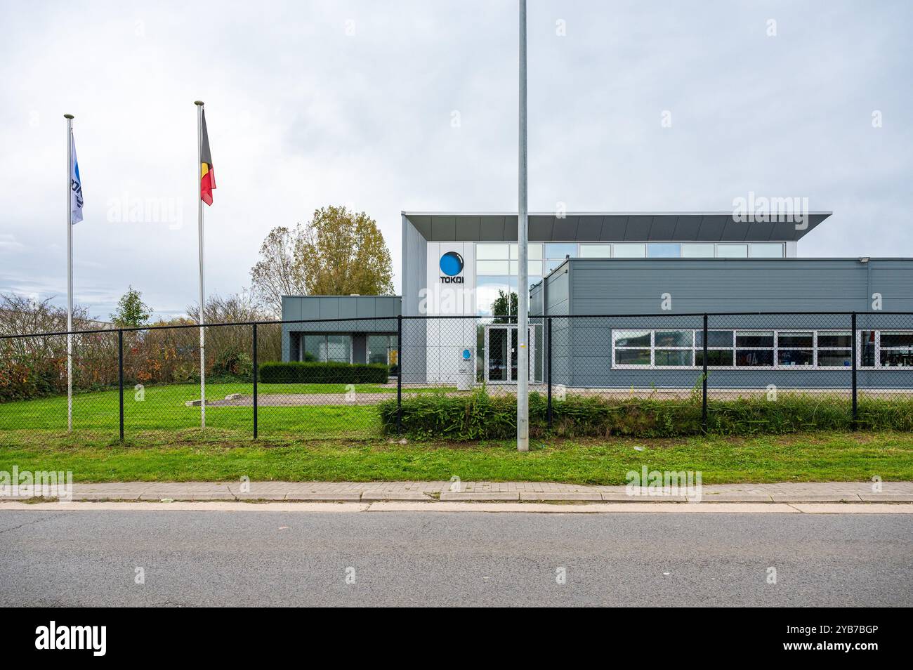 The Tokai Optec company producing lenses for medical eyewear in Tienen ...