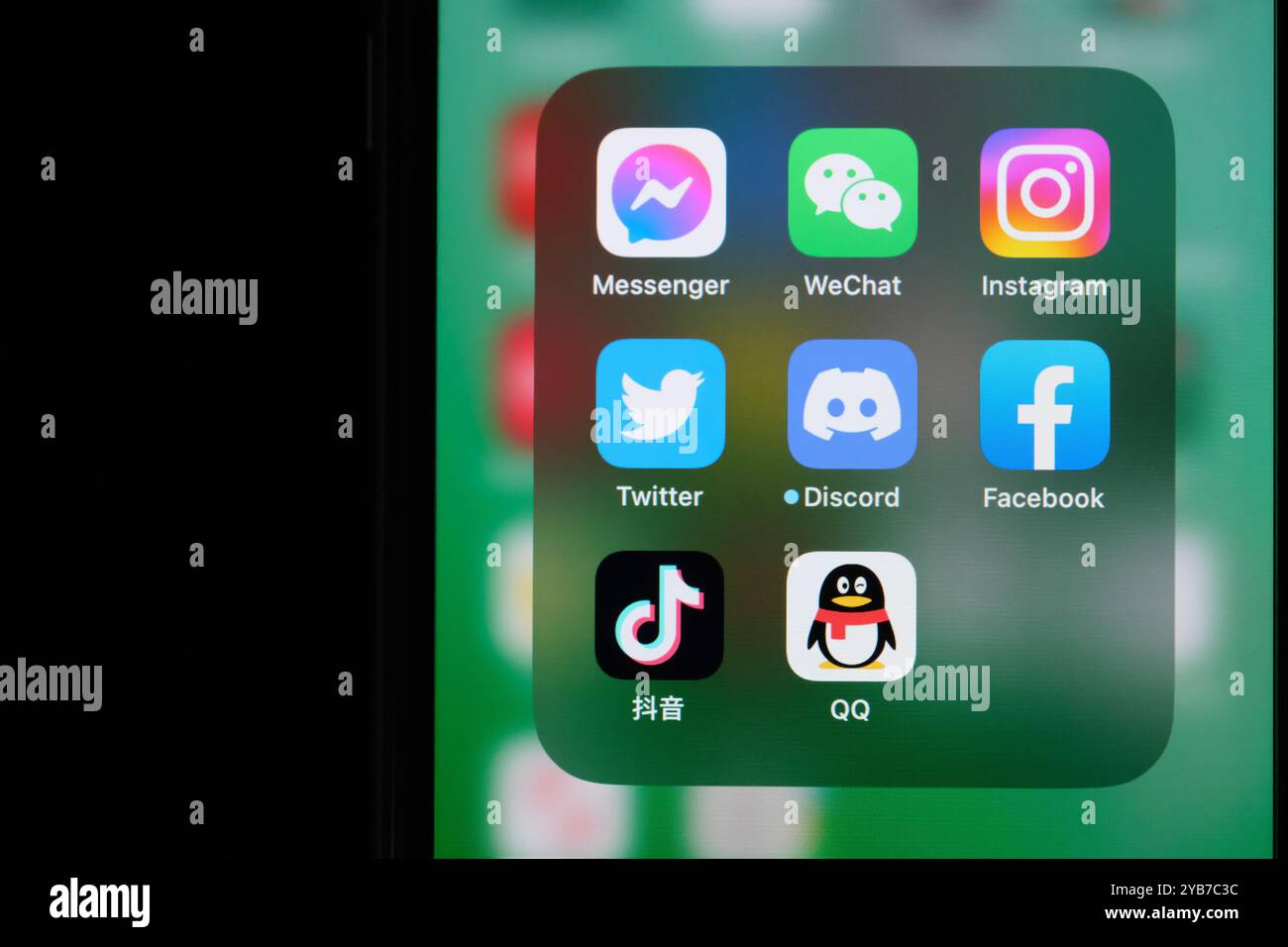 Discord, Twitter, Messenger,Wechat, Instagram,Douyin(TikTok), Tencent QQ, Facebook app icon on ...