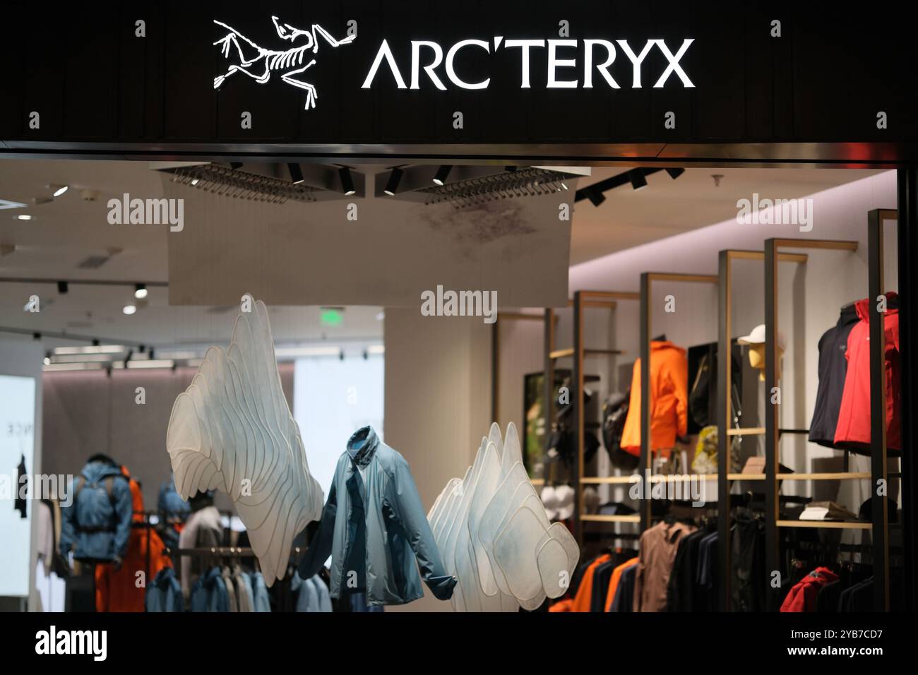 Shanghai,China-July 22nd 2023: ARC'TERYX clothing retail store and brand logo Stock Photo - Alamy