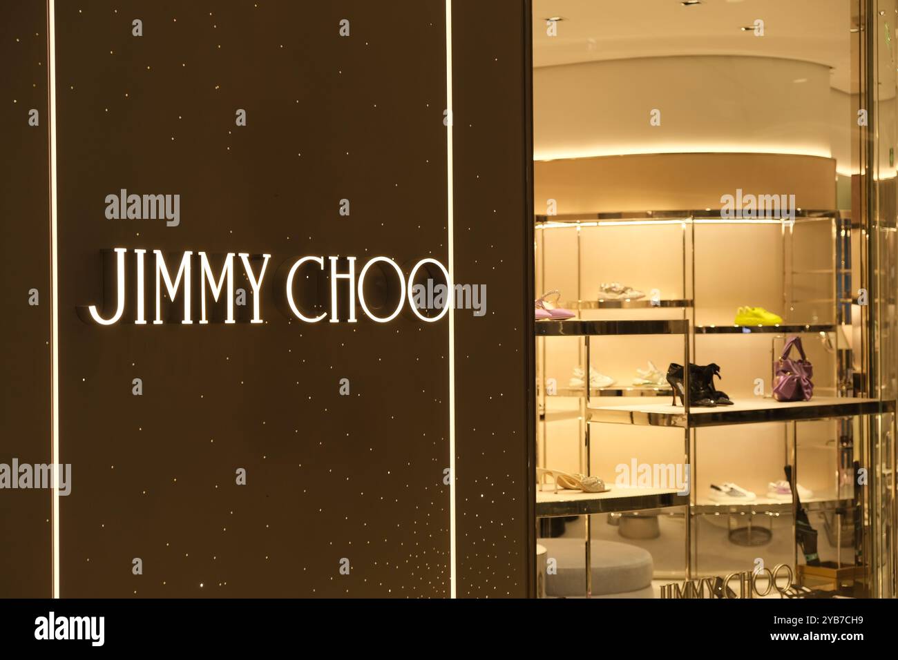Jimmy choo shop sign hi-res stock photography and images - Alamy
