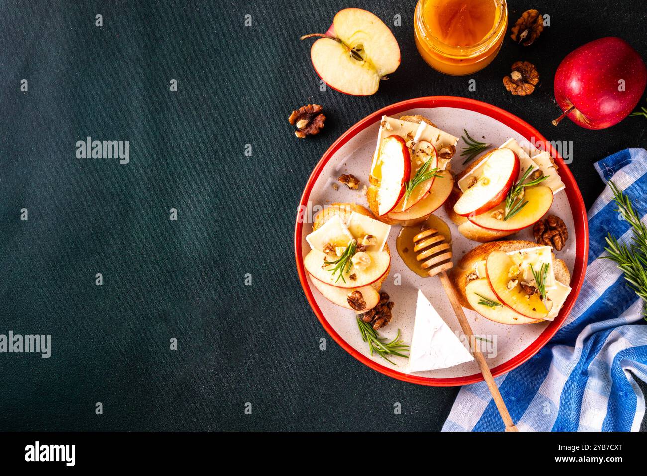 Autumn Apple Brie Crostini with Walnuts and Honey, Fall dinner ...