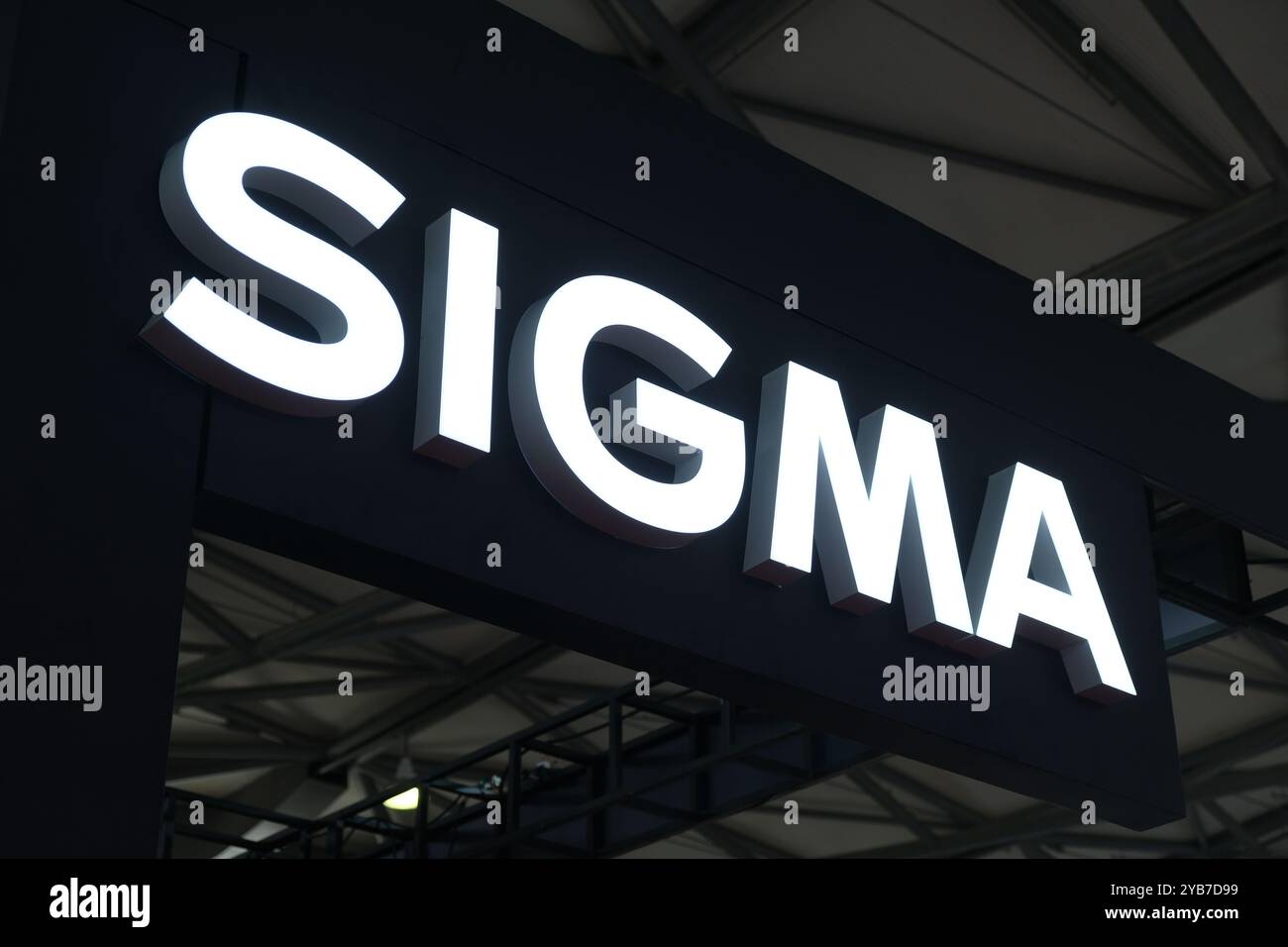 Sigma corporation hi-res stock photography and images - Alamy