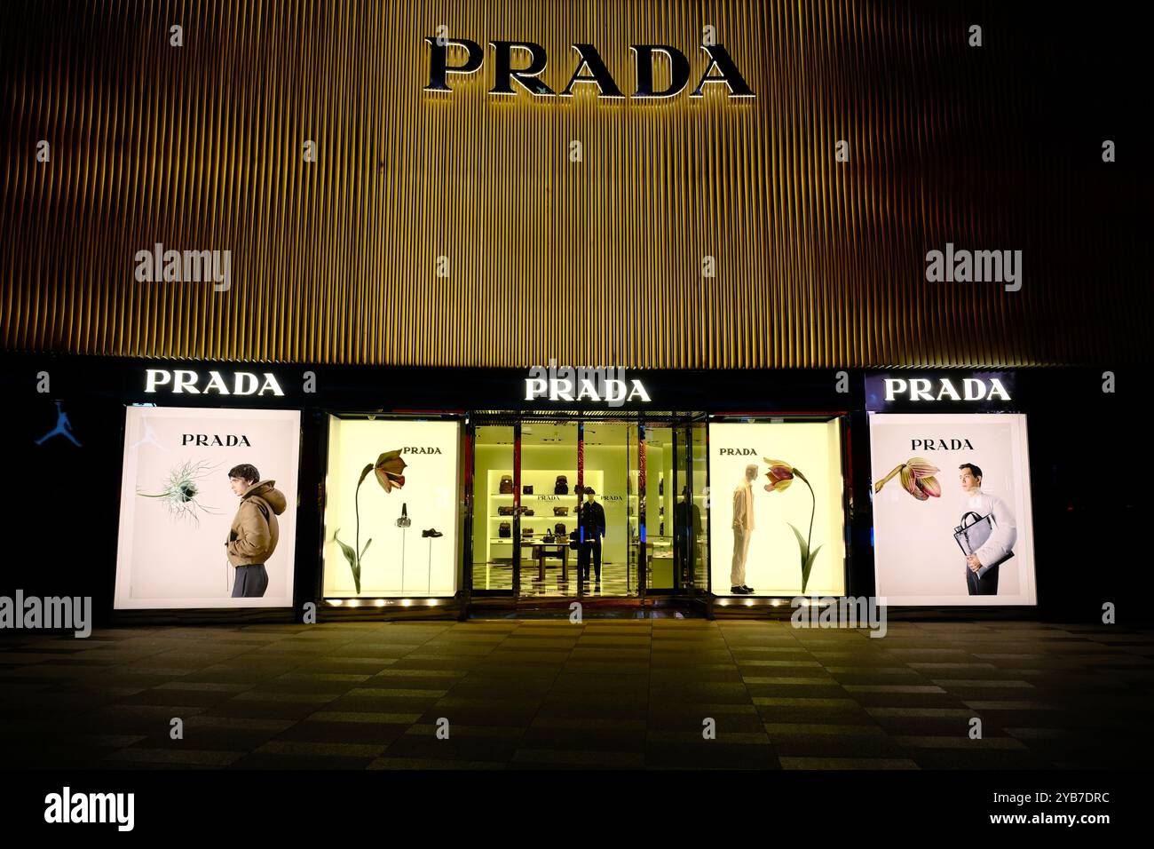 Prada store front hi-res stock photography and images - Alamy