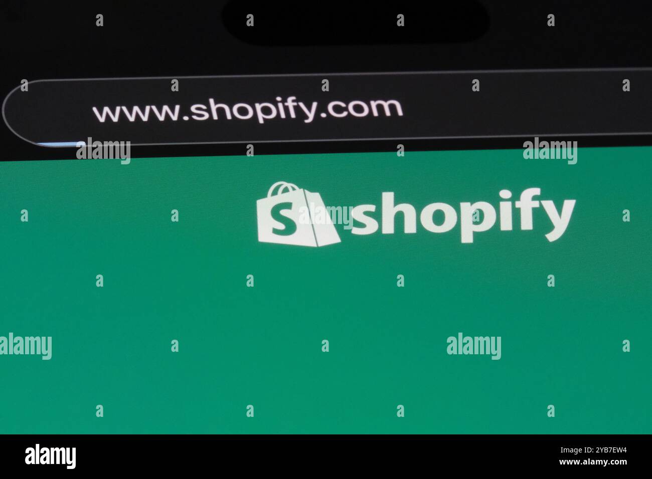 Shopify brand hi-res stock photography and images - Alamy