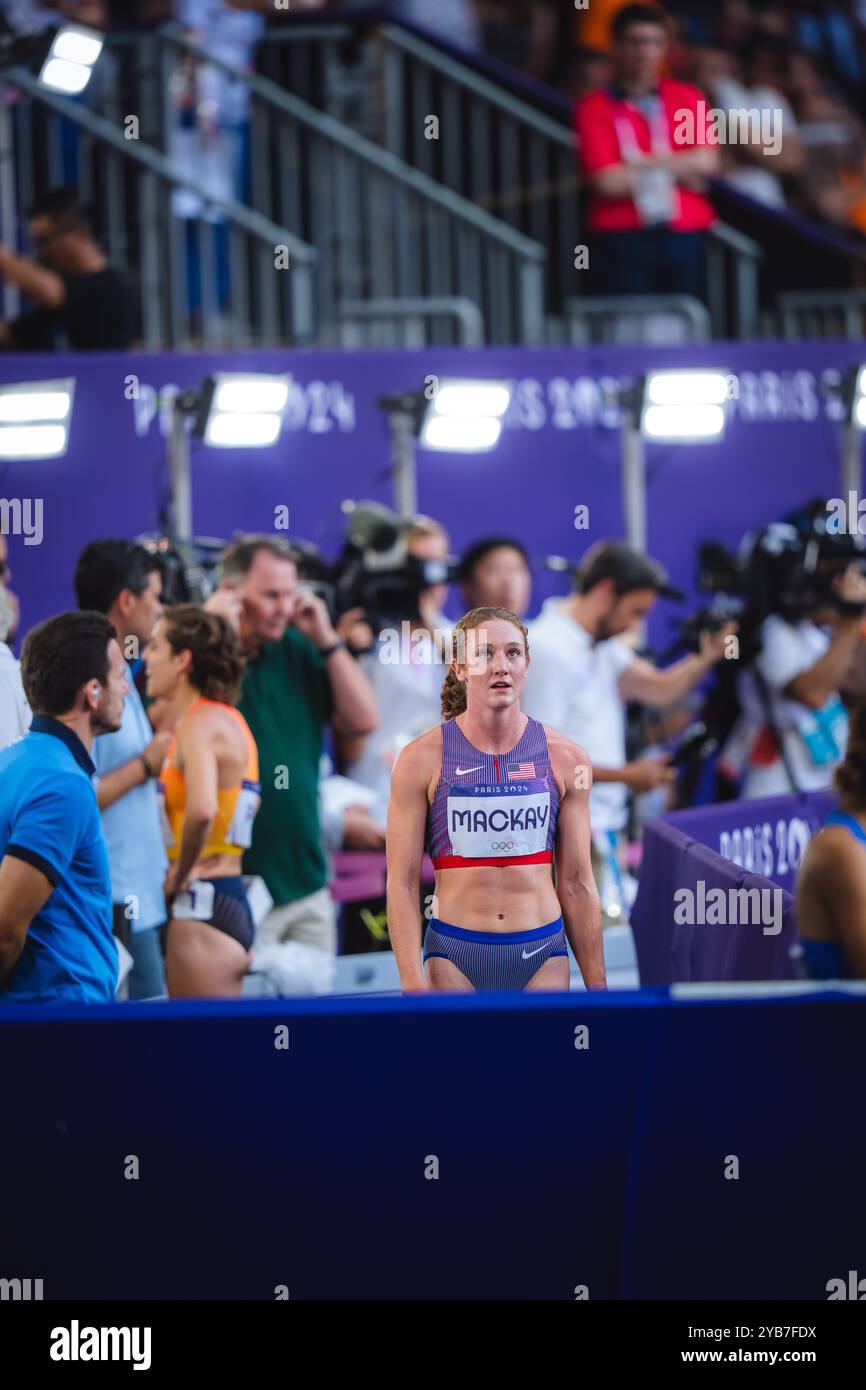 Emily Mackay participating in the 1500 meters at the Paris 2024 Olympic ...