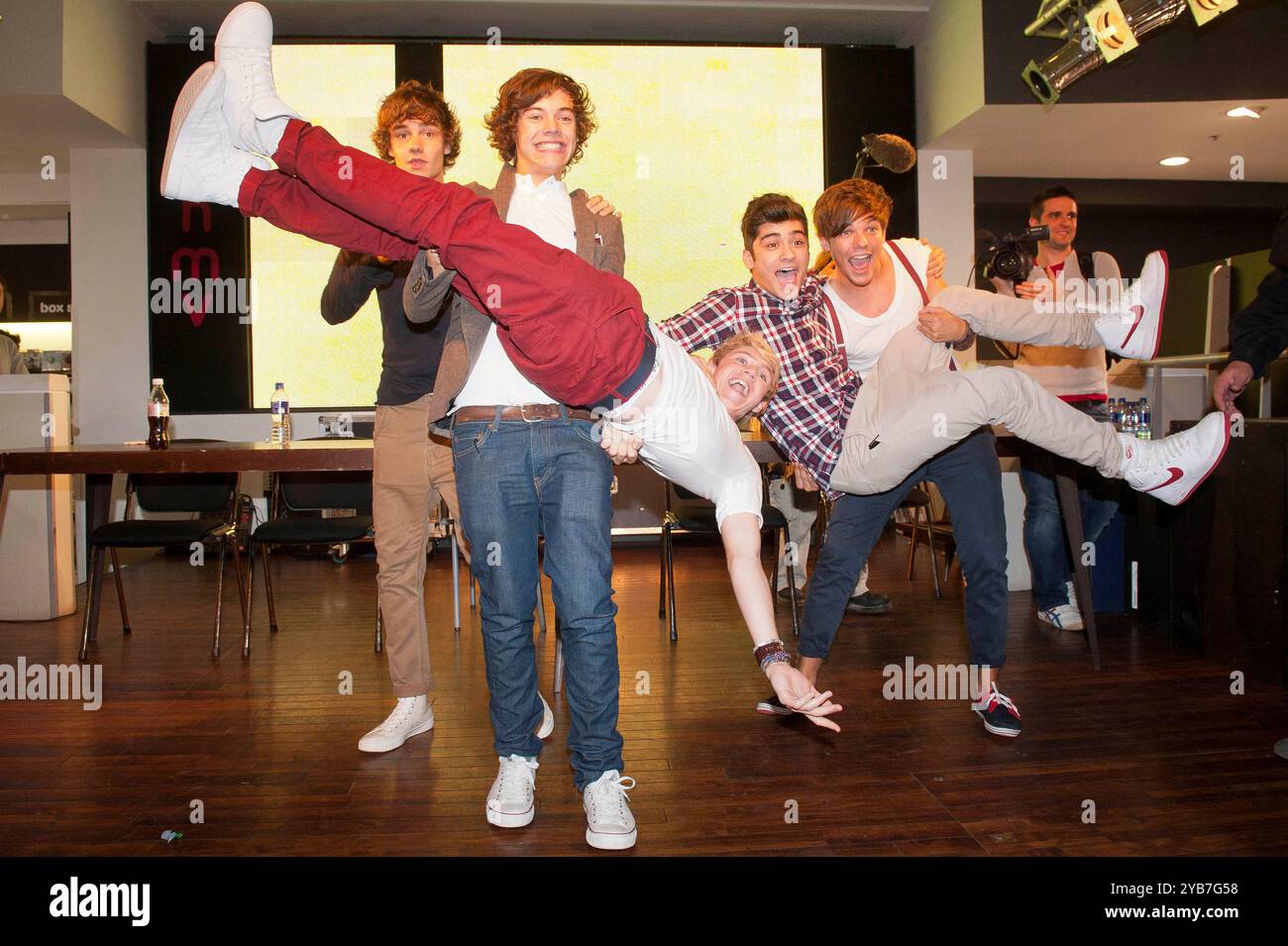 Louis Tomlinson, Harry Styles, Niall Horan, Zian Malik and Liam Payne ...