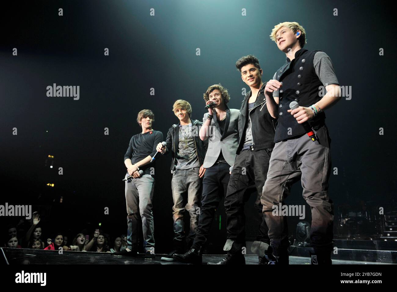 ONE DIRECTION - Louis Thomlinson, Liam Payne, Harry Styles, Zain Malik ...