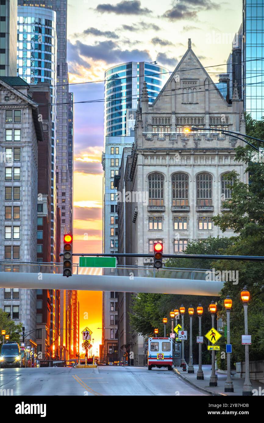 Chicago street rush sunset view, state of Illinois, USA Stock Photo - Alamy