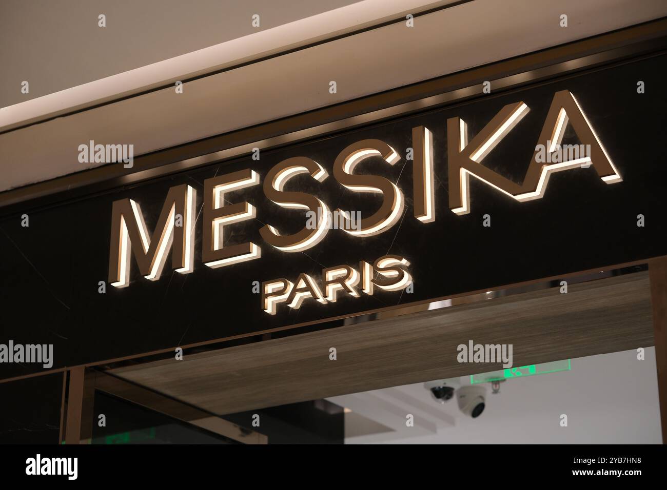Messika paris hi-res stock photography and images - Alamy